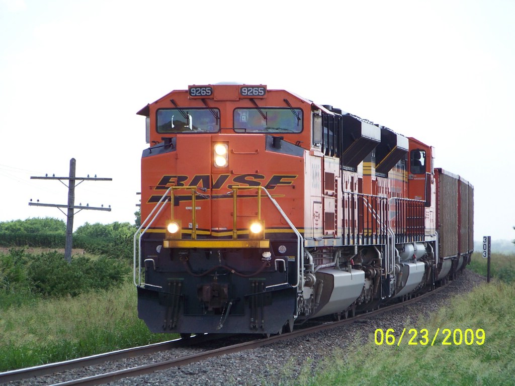BNSF SD70ACe 9265